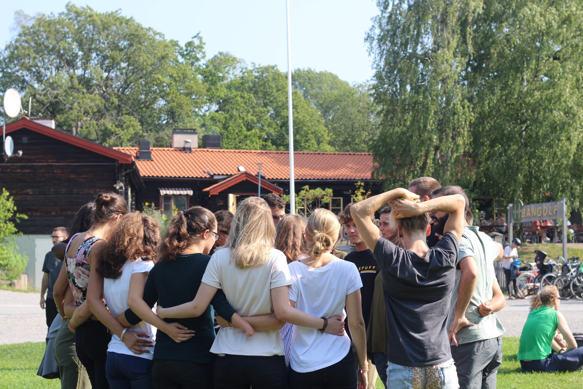 Learn to be Intercultural! Using Intercultural Activities in the Classroom!